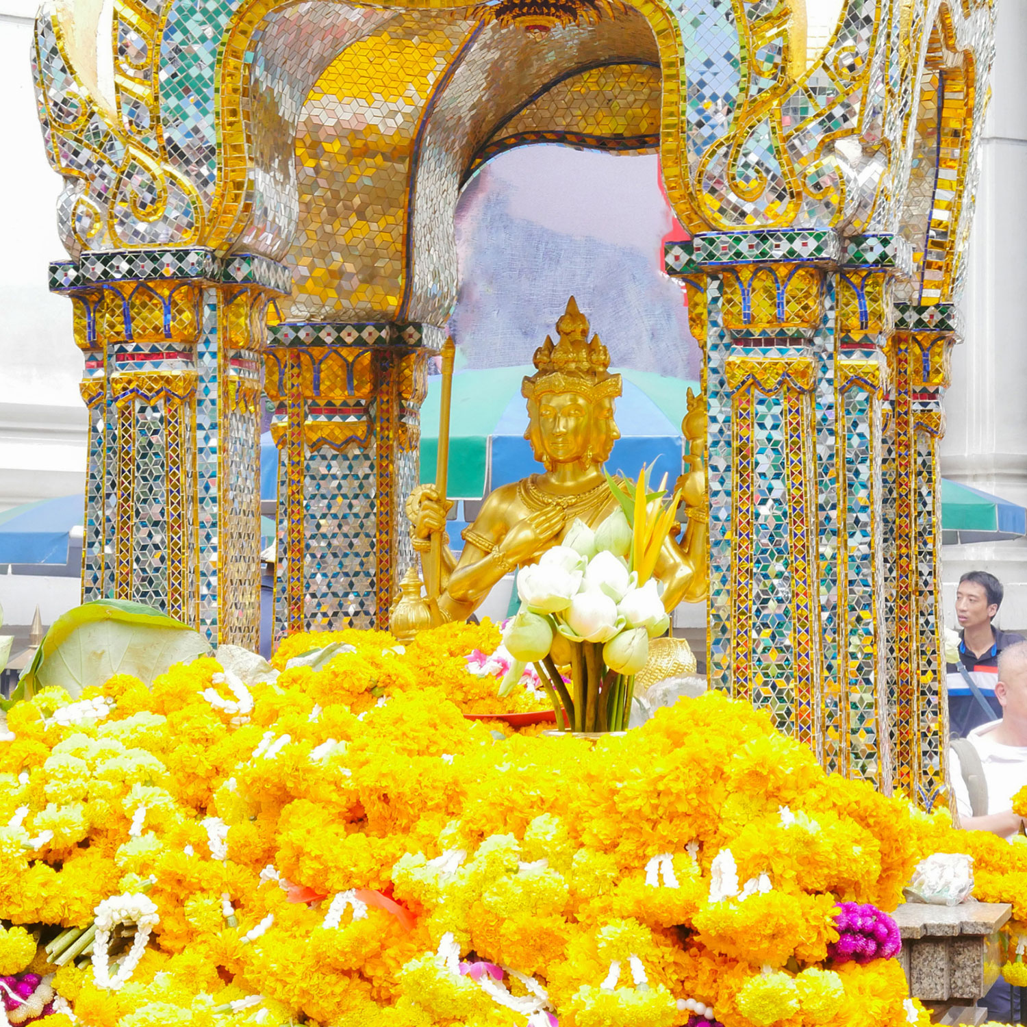 Erawan Shrine Bangkok: Wisata Religi dan Budaya Populer - Wisata Religi